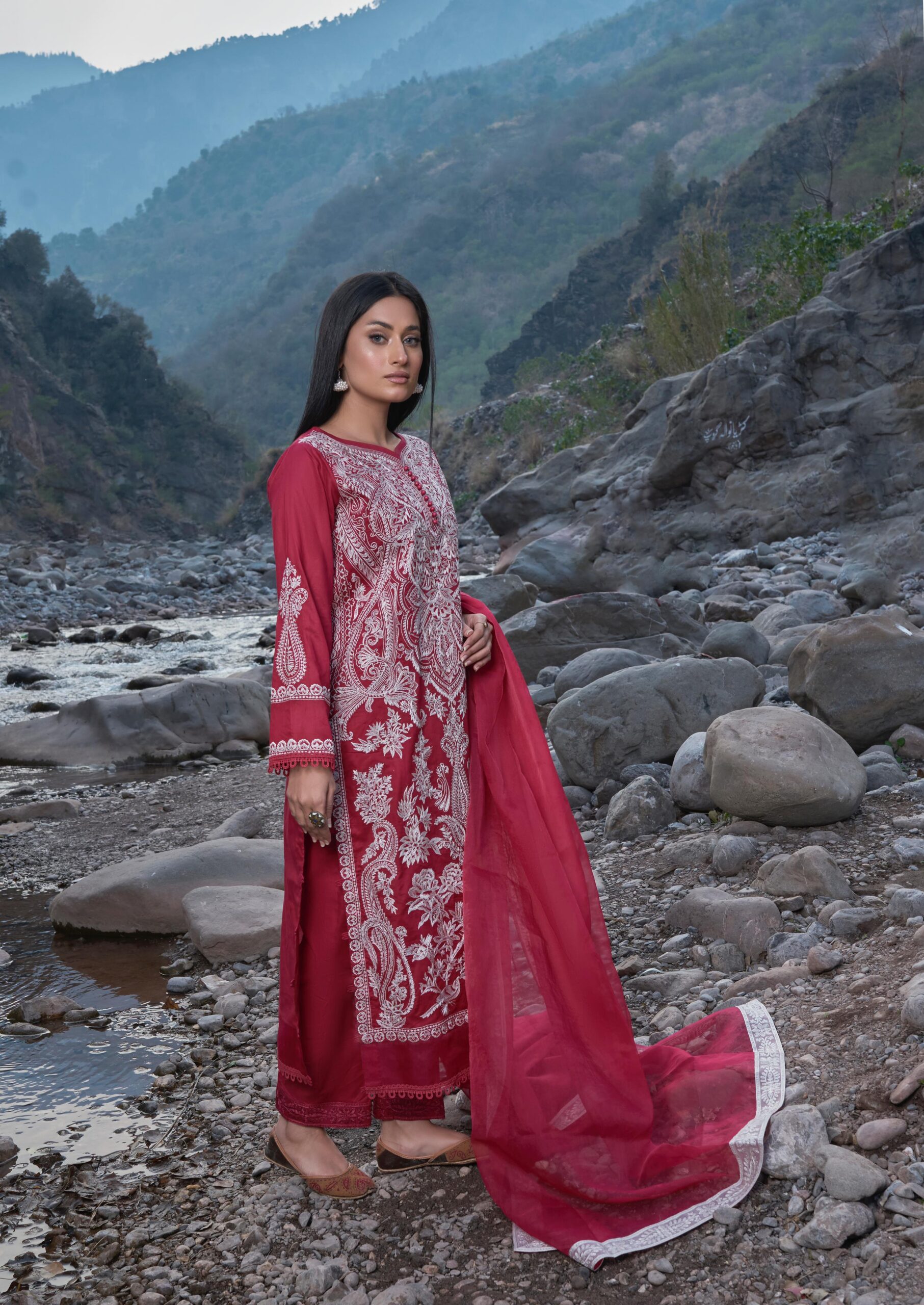 SADA BAHAAR 2025 SS2502 - PRET' - Moulage