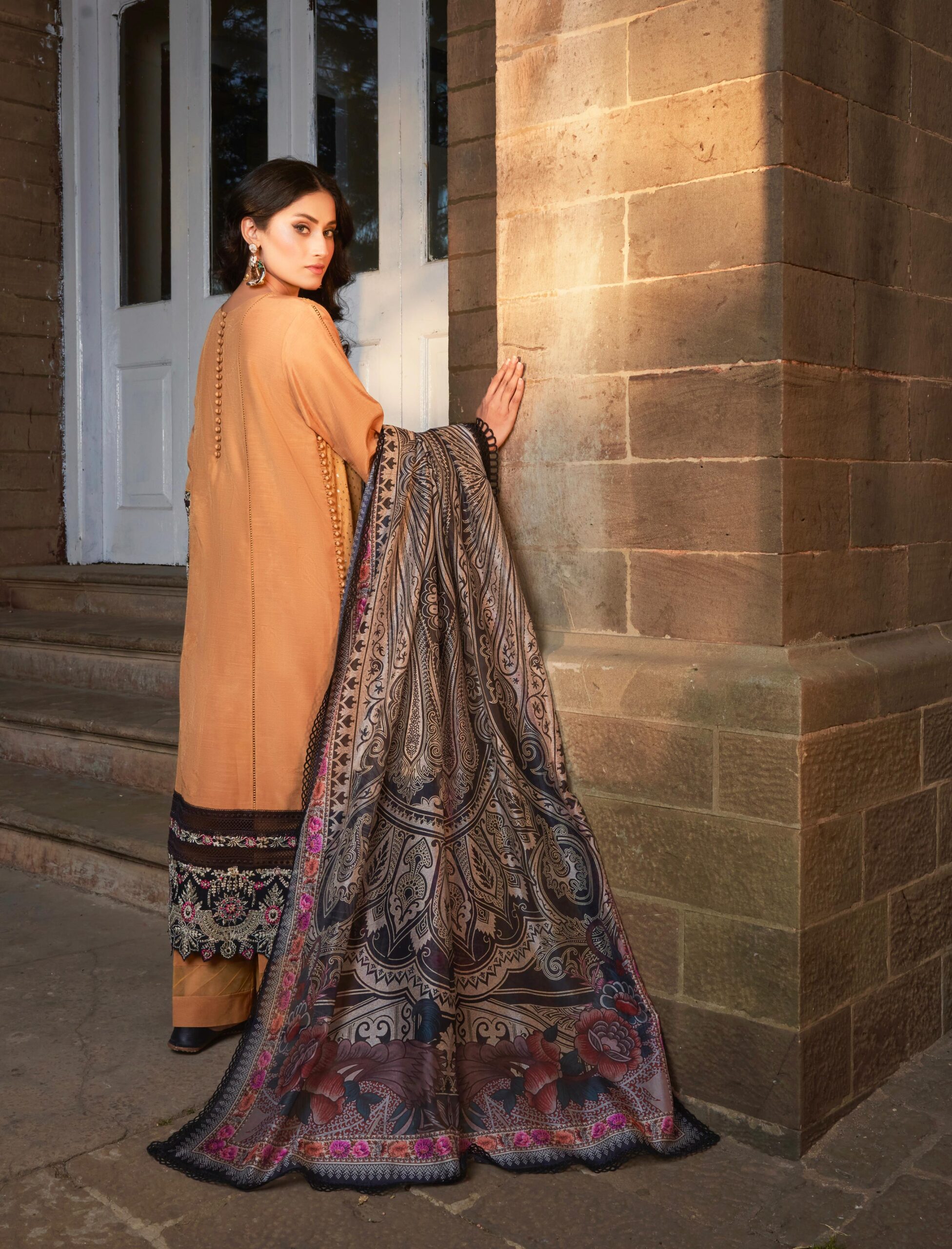 SADA BAHAAR 2025 SS2503 - PRET - Moulage