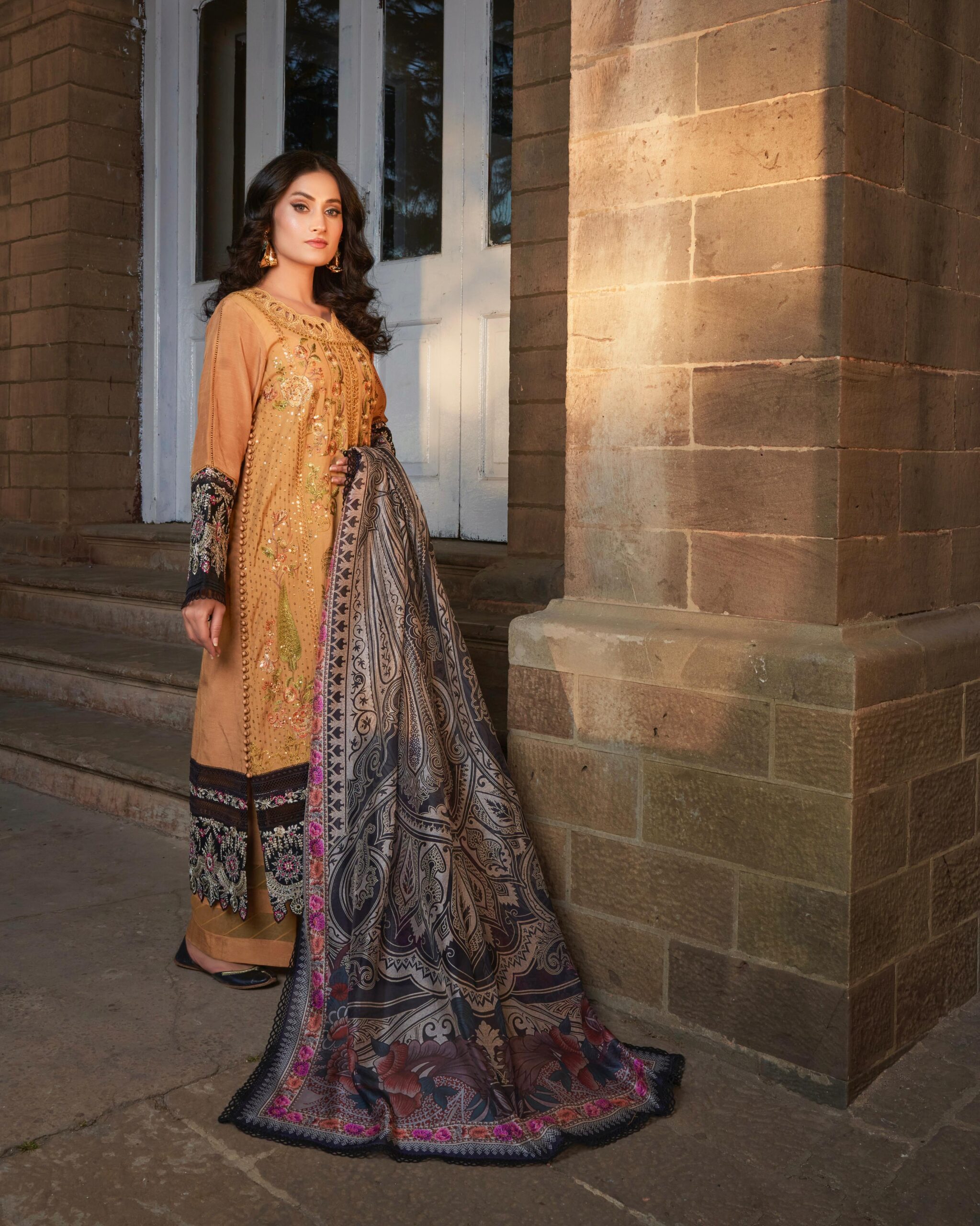 SADA BAHAAR 2025 SS2503 - PRET - Moulage